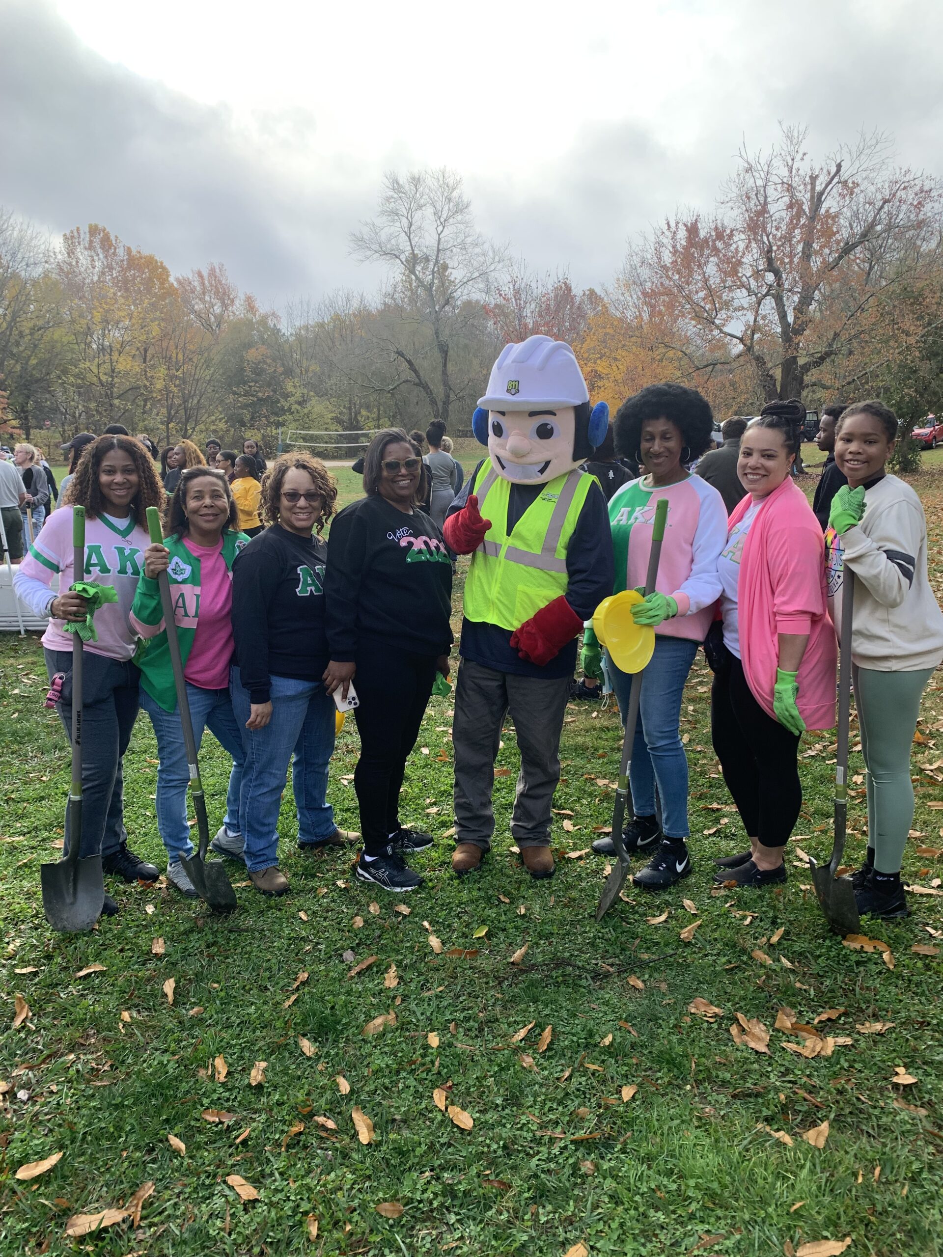 Safety Sam and NC811 supports Greensboro Beautiful – North Carolina 811